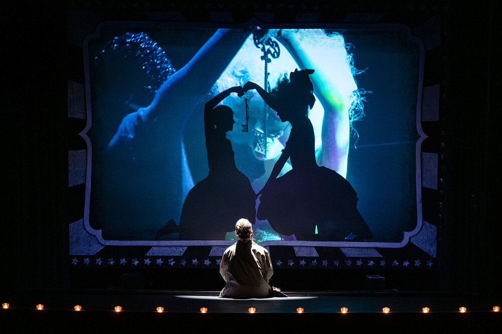 Spiel der Illusionen | Hessisches Staatstheater Wiesbaden
